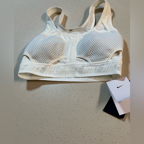 Nike | Intimates & Sleepwear | Nike Womens Nike Swoosh Ultrabreathe Dri ...